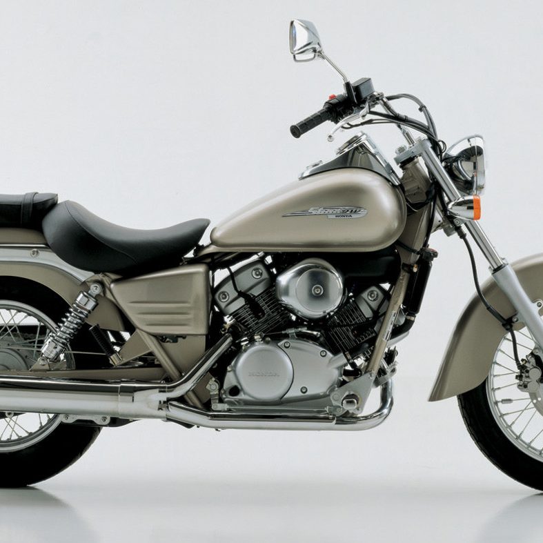 Honda Shadow Amarilla Con Franjas De Carreras Negras Honda Shadow