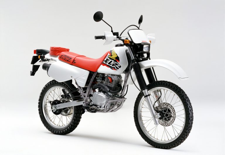 Moto del día: Honda XLR 125 - espíritu RACER moto