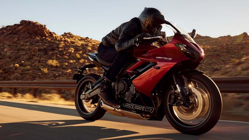 La nueva Triumph Daytona 660 frente a sus rivales - espíritu RACER moto